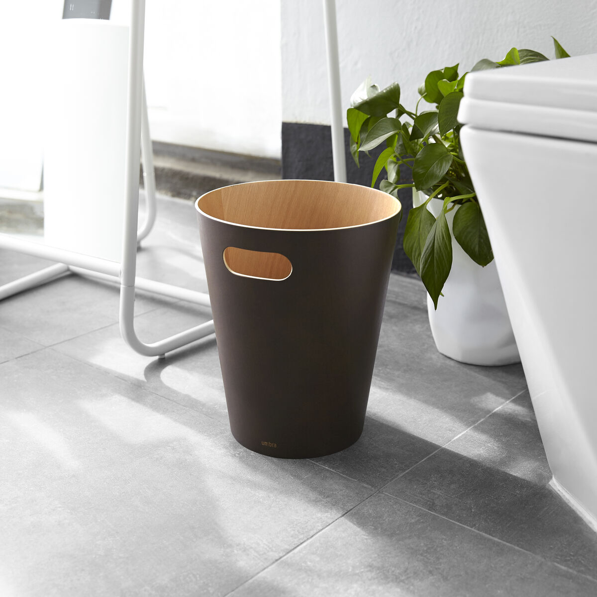 Umbra Woodrow roskakori espresso - veke.fi