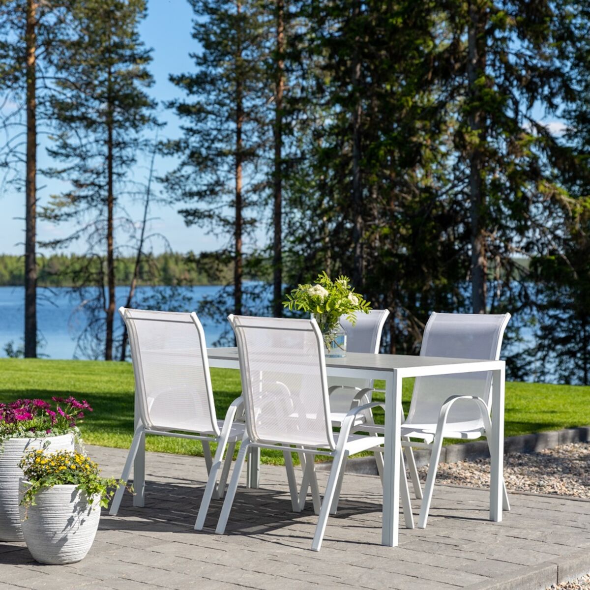 Saarni-Feel 4-hengen ruokailuryhmä valkoinen/harmaa - veke.fi